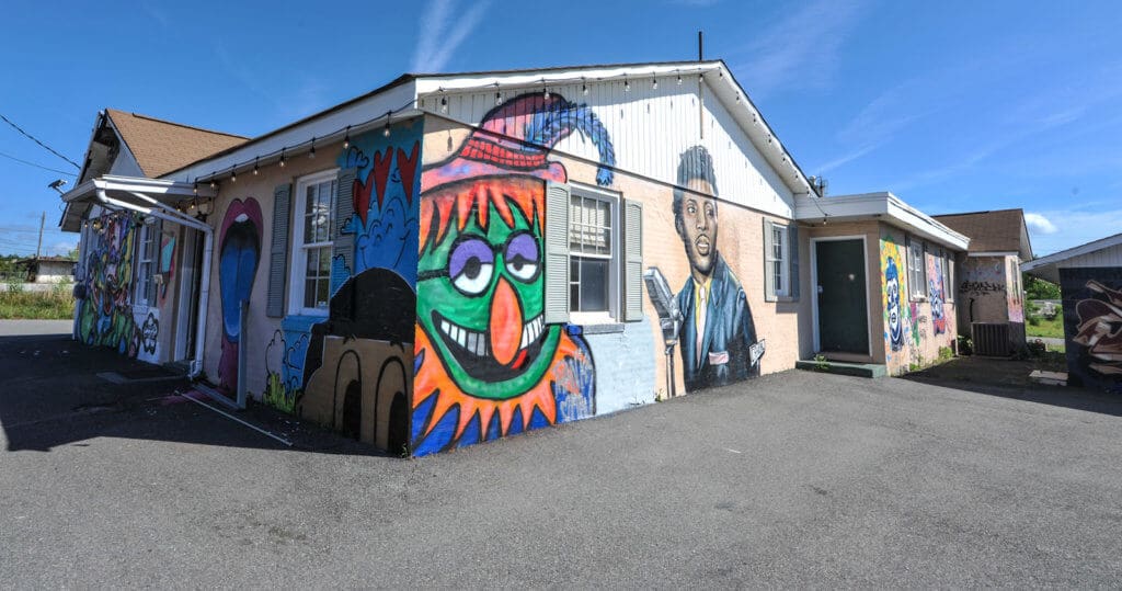 Art + graffiti = future Triangle Arts Macon brings new life to an ...